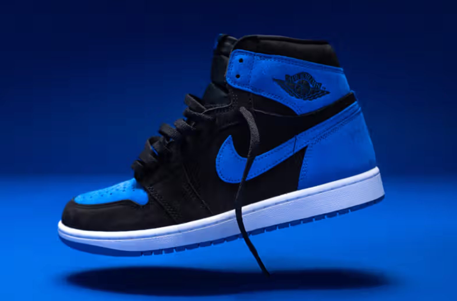 air-jordan-1-royal-reimagined-collection-923198.jpg?v=1748114001